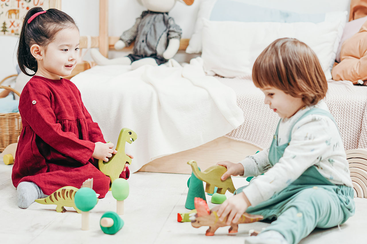 Selecting Appropriate Toys for Young Children in the Digital Era | UConn KIDS (Kids in ...