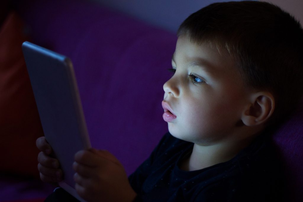 Effects of Excessive Screen Time on Child Development | UConn KIDS ...